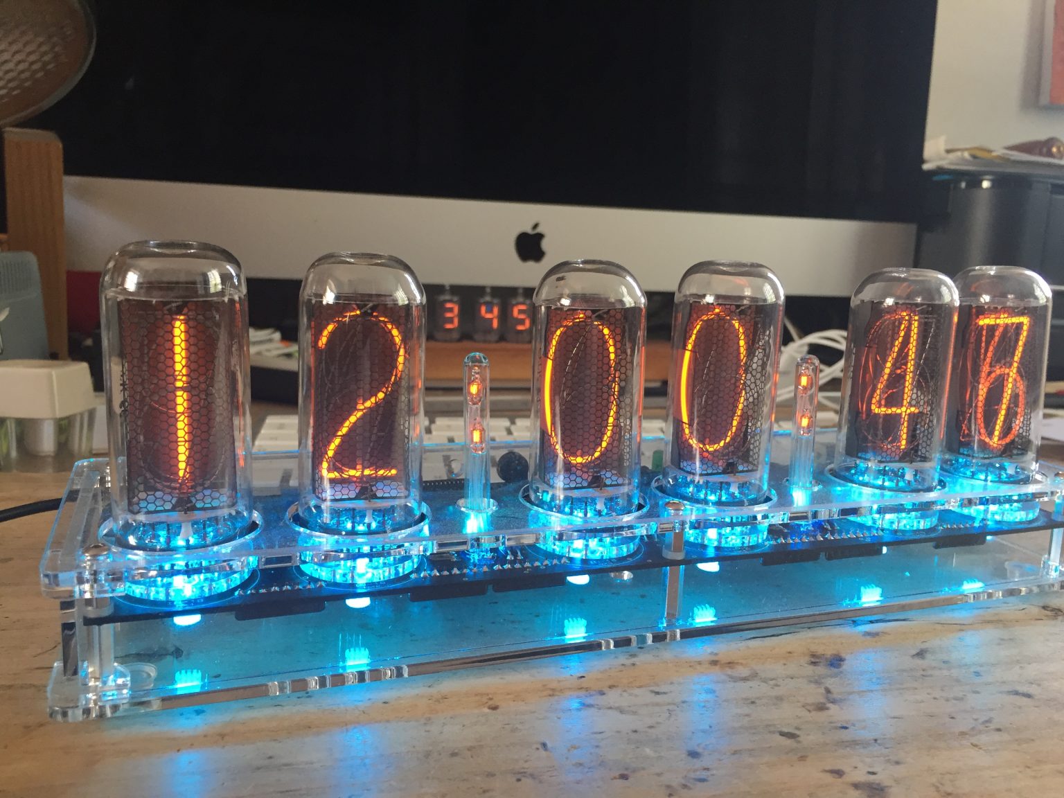 Nixie Clock with big nixie IN18 tubes + Multicolor LEDs + options: / GPS / Motion Sensor / Wifi ...
